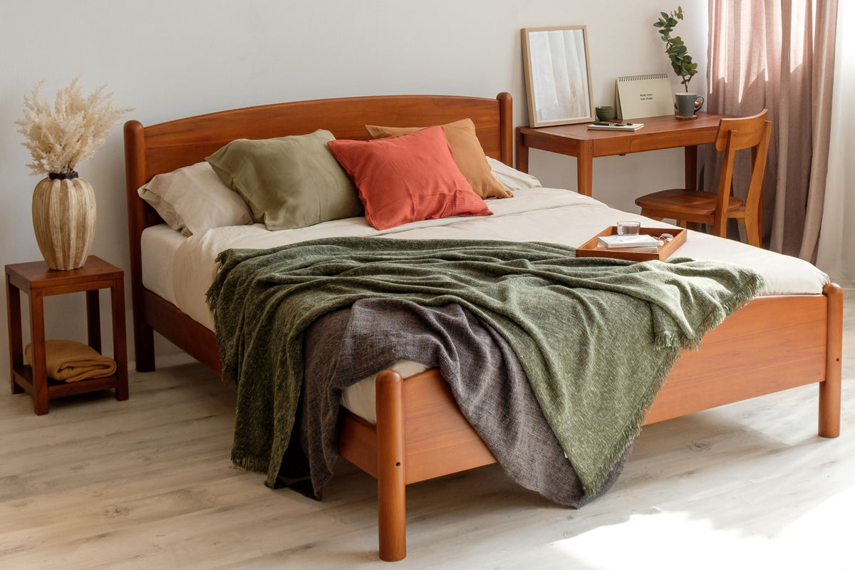 Scanteak bed store